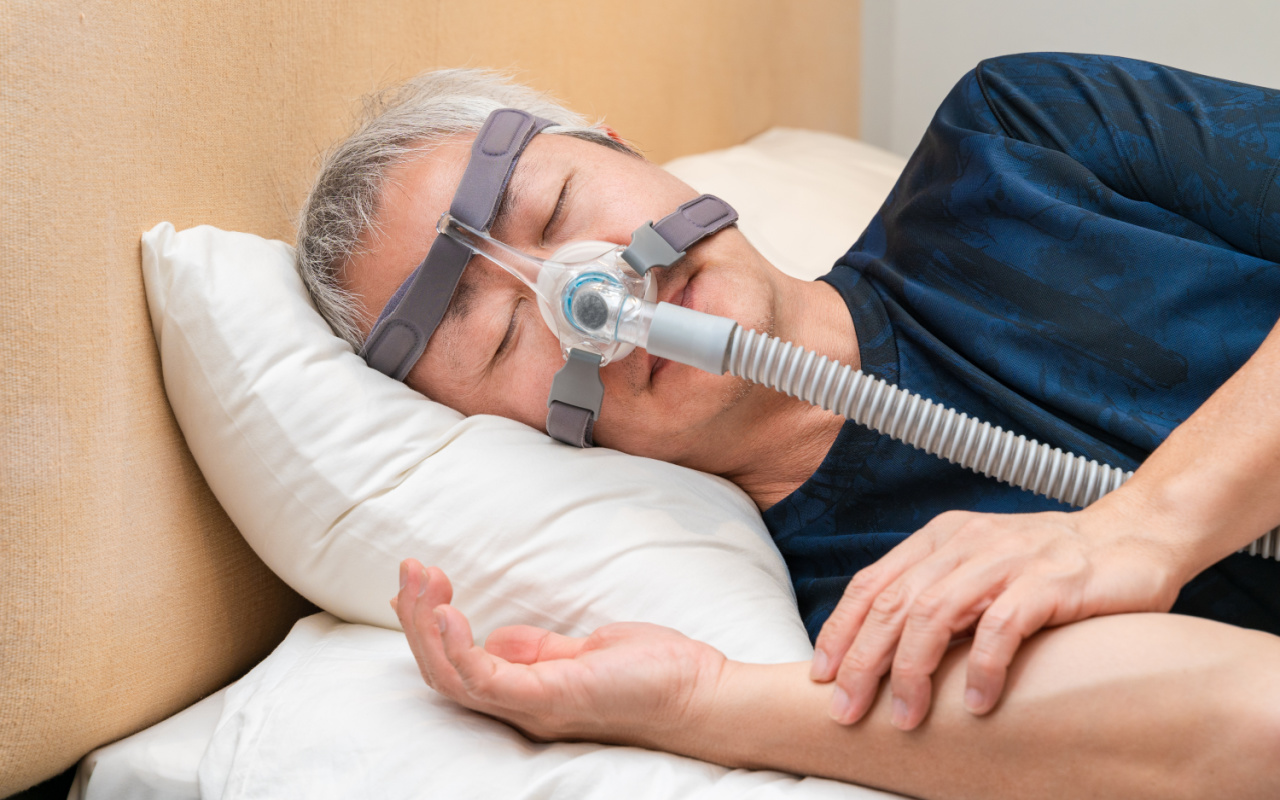 How to Avoid the Most Common CPAP Machine Side Effects - Holly Wood ...